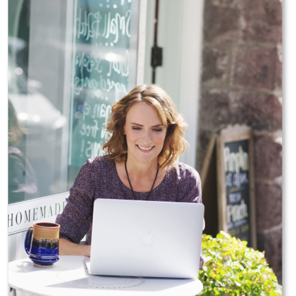 andrea-cafe-computer - Andrea Bauer